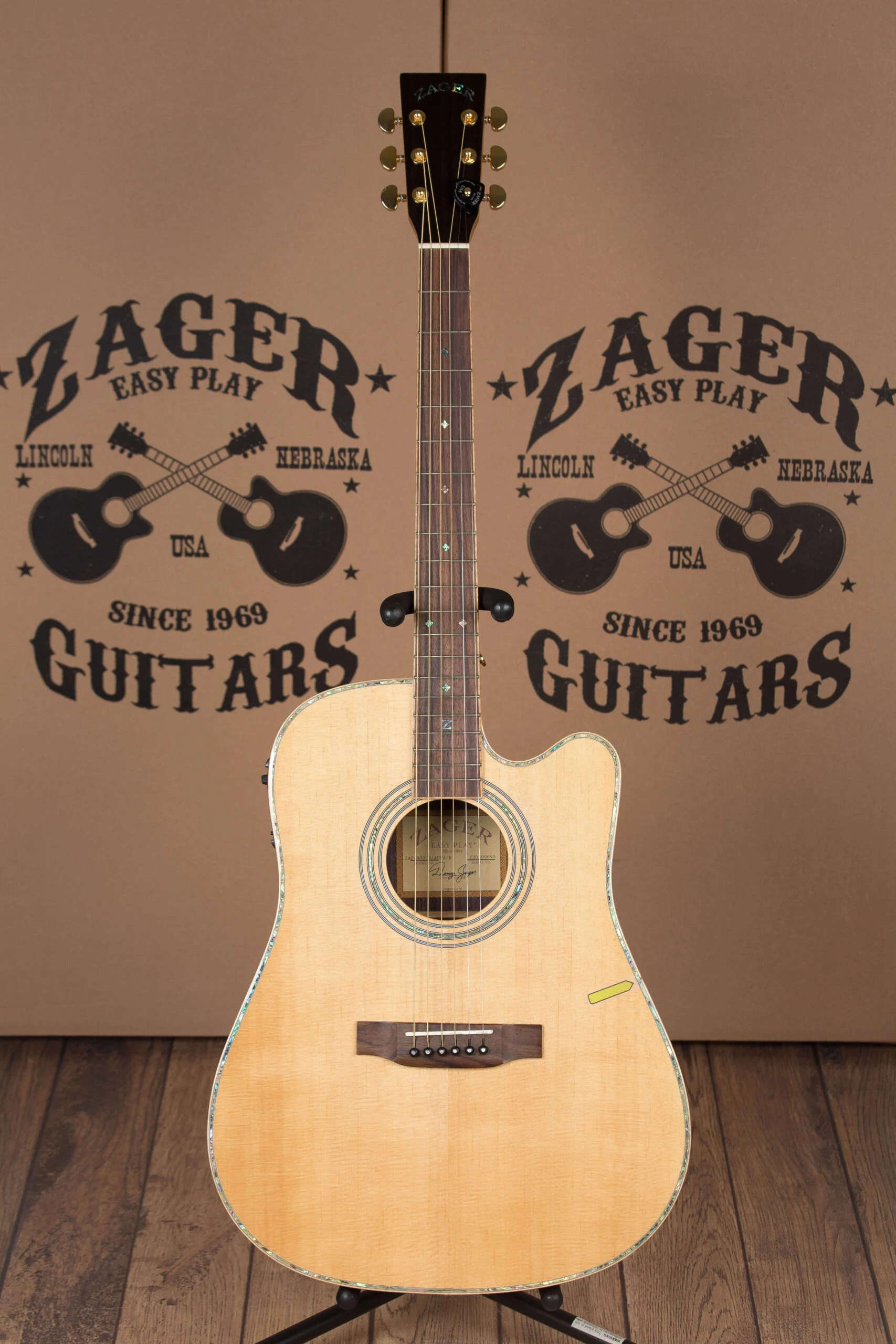 ZAD900CE Solid Spruce/Rosewood Acoustic Electric AURA Pro Series ...
