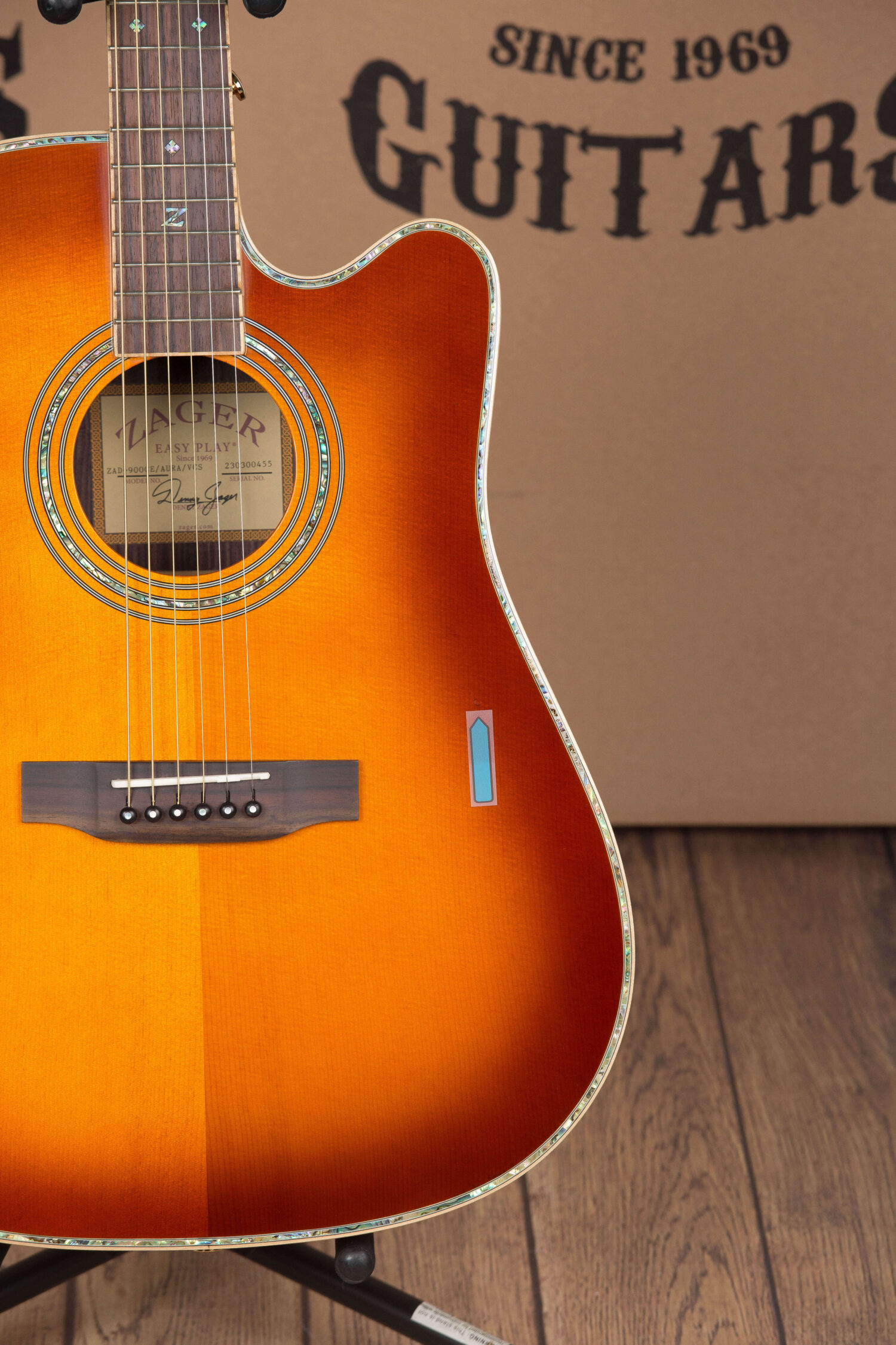 ZAD900CE Solid Spruce/Rosewood Acoustic Electric AURA Pro Series 50th ...