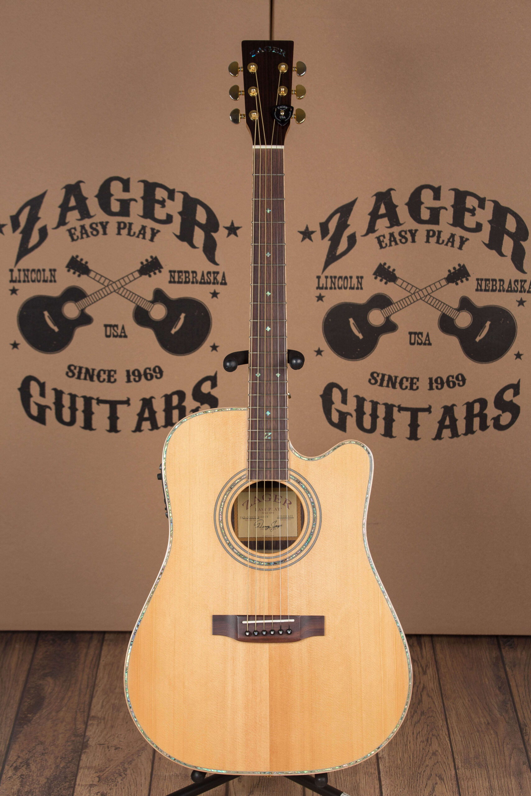 ZAD900CE Solid Spruce/Rosewood Acoustic Electric AURA Pro Series ...