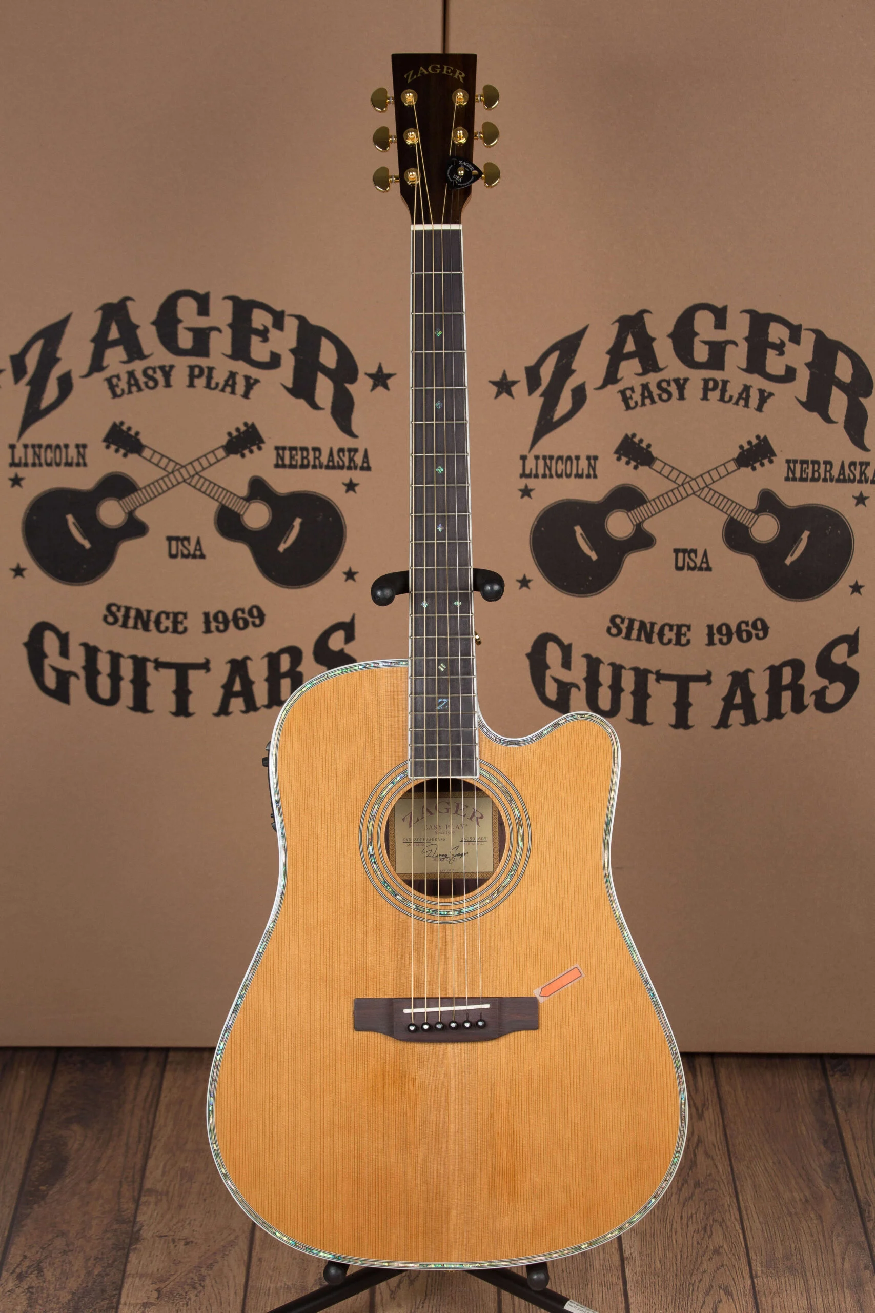 ZAD80CE Solid Cedar/Rosewood Acoustic Electric "AURA" Pro Series ...